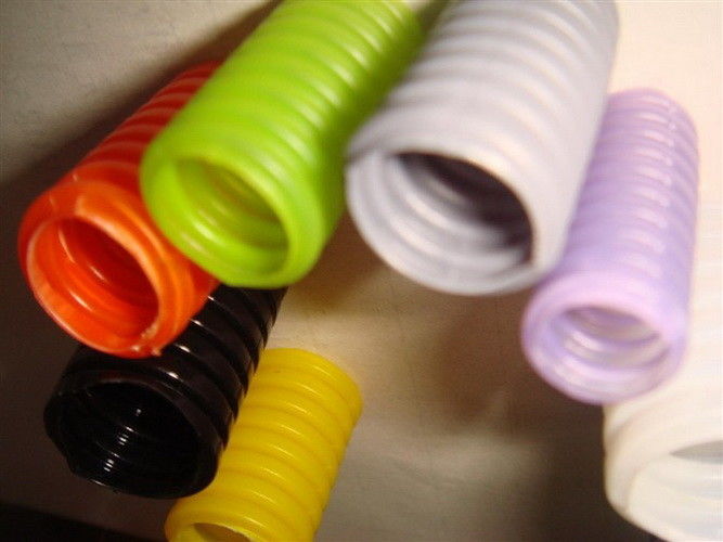 Colored Flexible Corrugated Electrical Conduit Pipes -40℃ - + 110℃