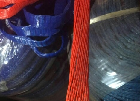 Flexible Plastic Protective Mesh Sleeving For Precision Parts Protect